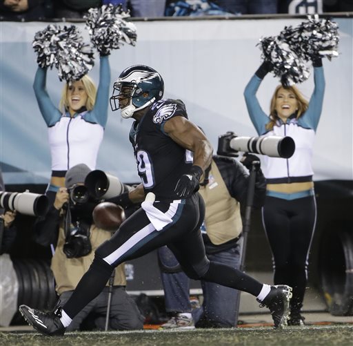 PHOTOS: Eagles defeat Giants