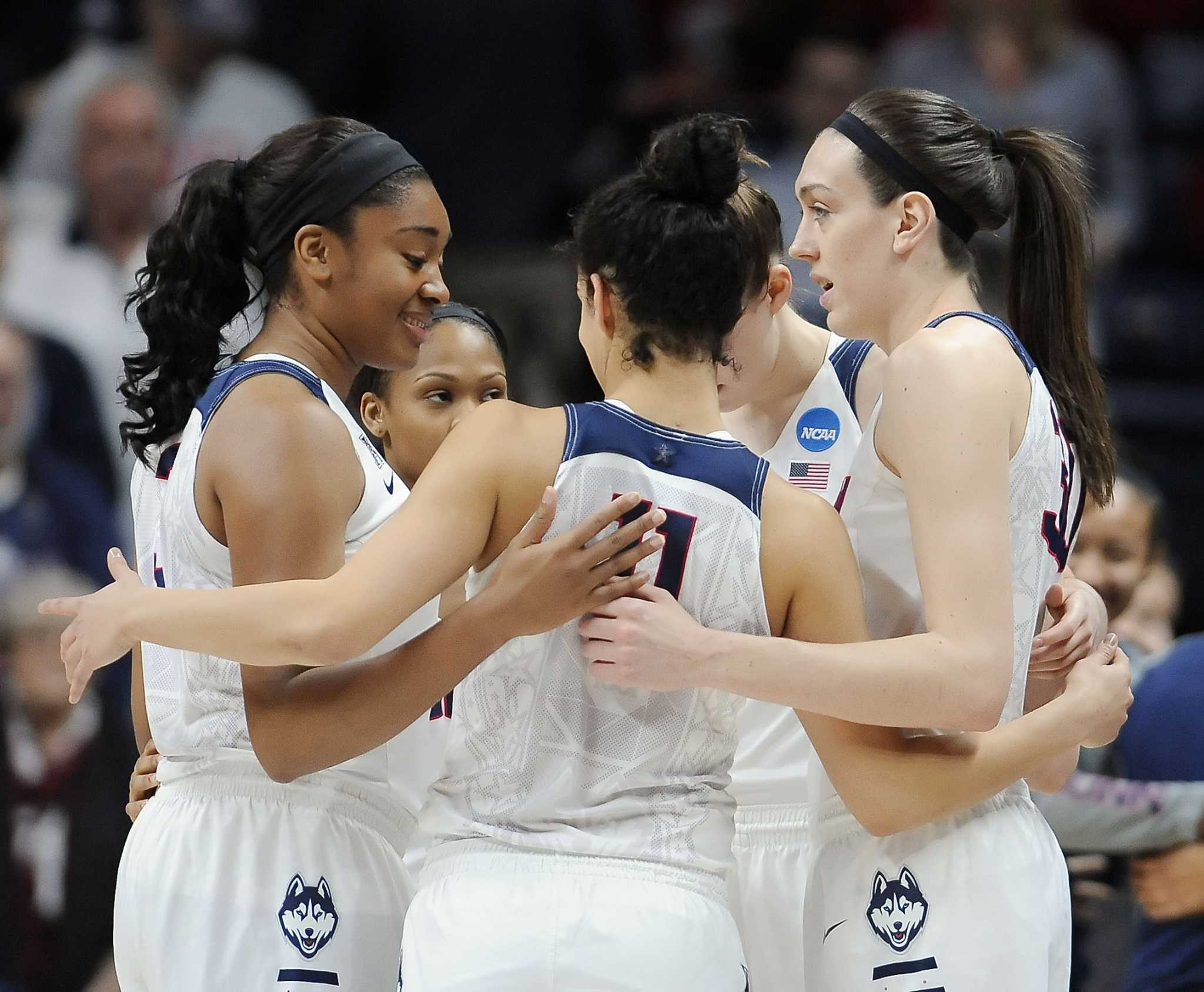 PHOTOS: UConn women's basketball defeat Robert Morris in 1st round of ...