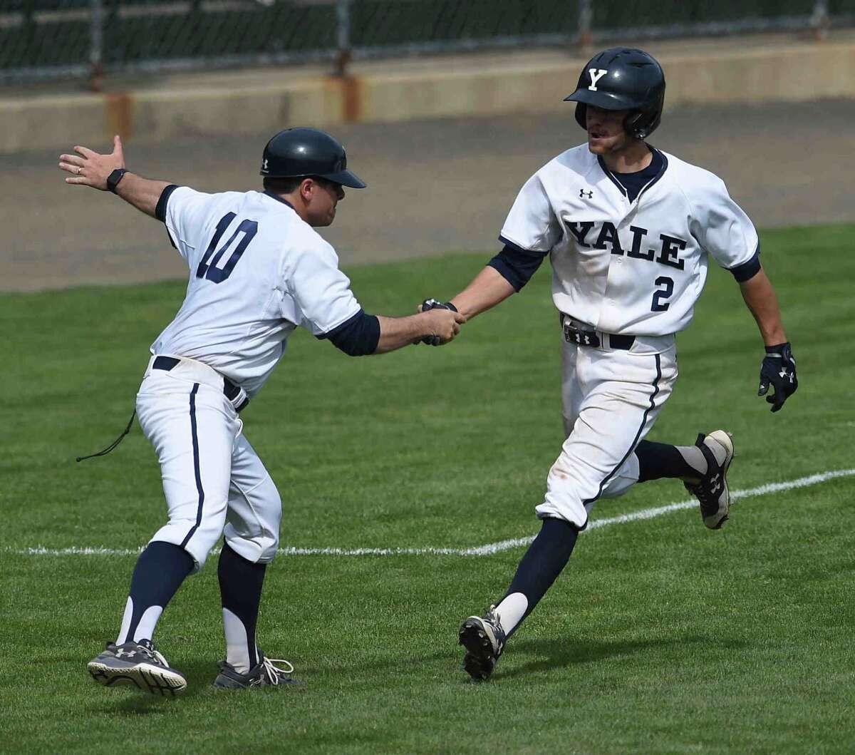 Yale baseball team wins Ivy League title, earns NCAA tournament bid