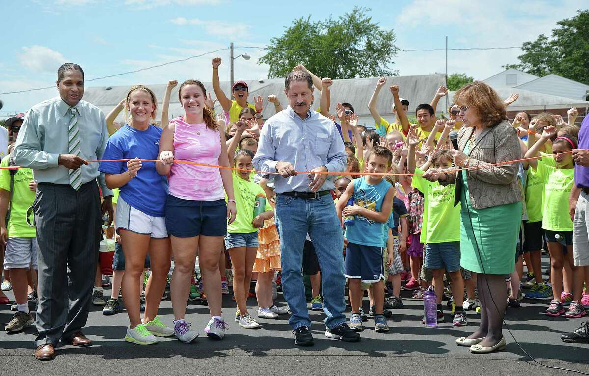 PHOTOS: Basketball courts open at Brownstone Intermediate School in ...