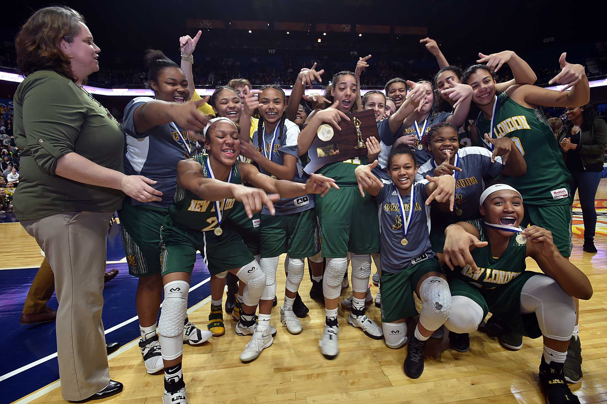 PHOTOS: CIAC Class L Girls Basketball State Championship: New London vs ...