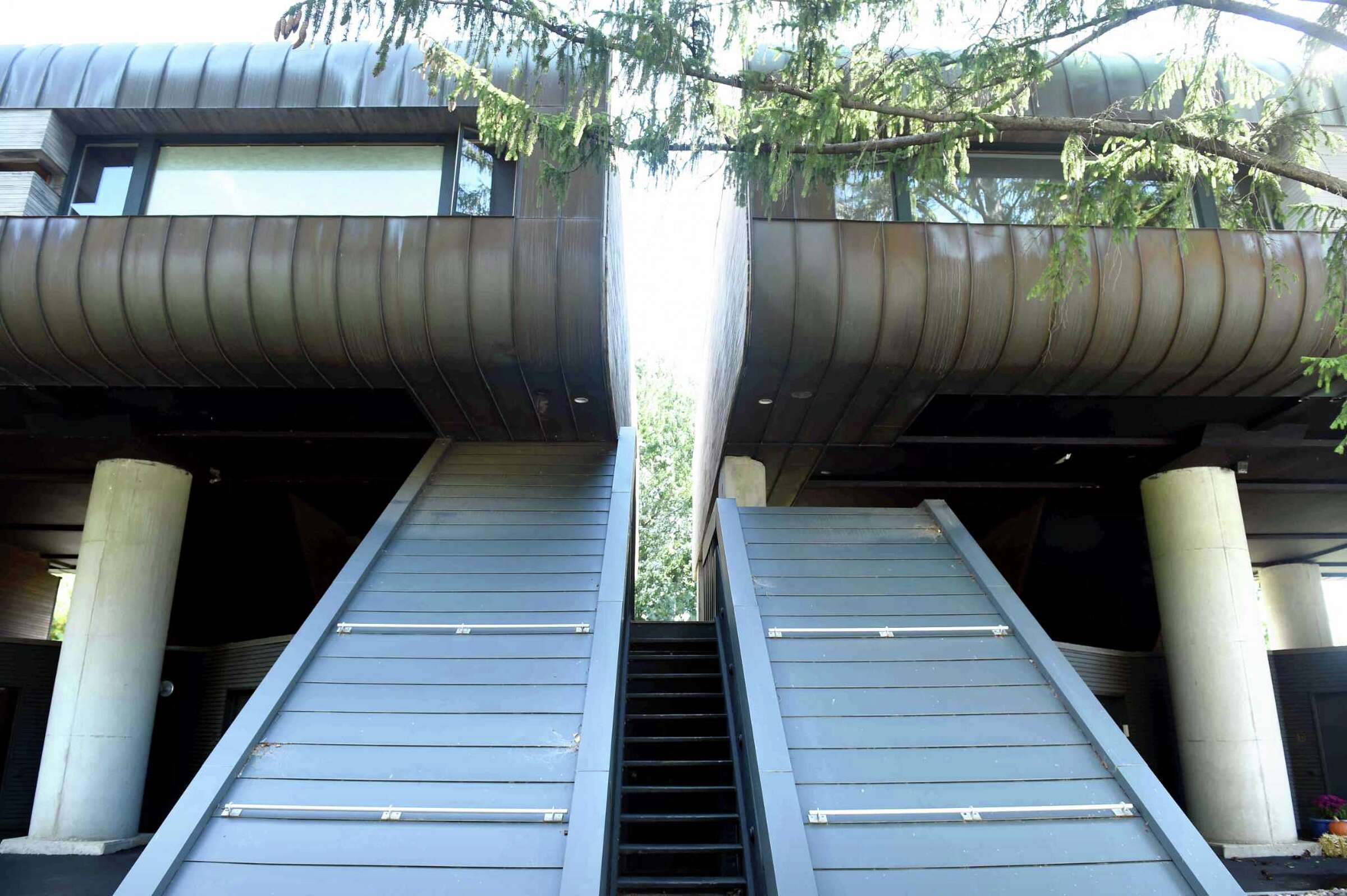 30 years later, Guilford architect reflects on controversial ‘spaceship ...