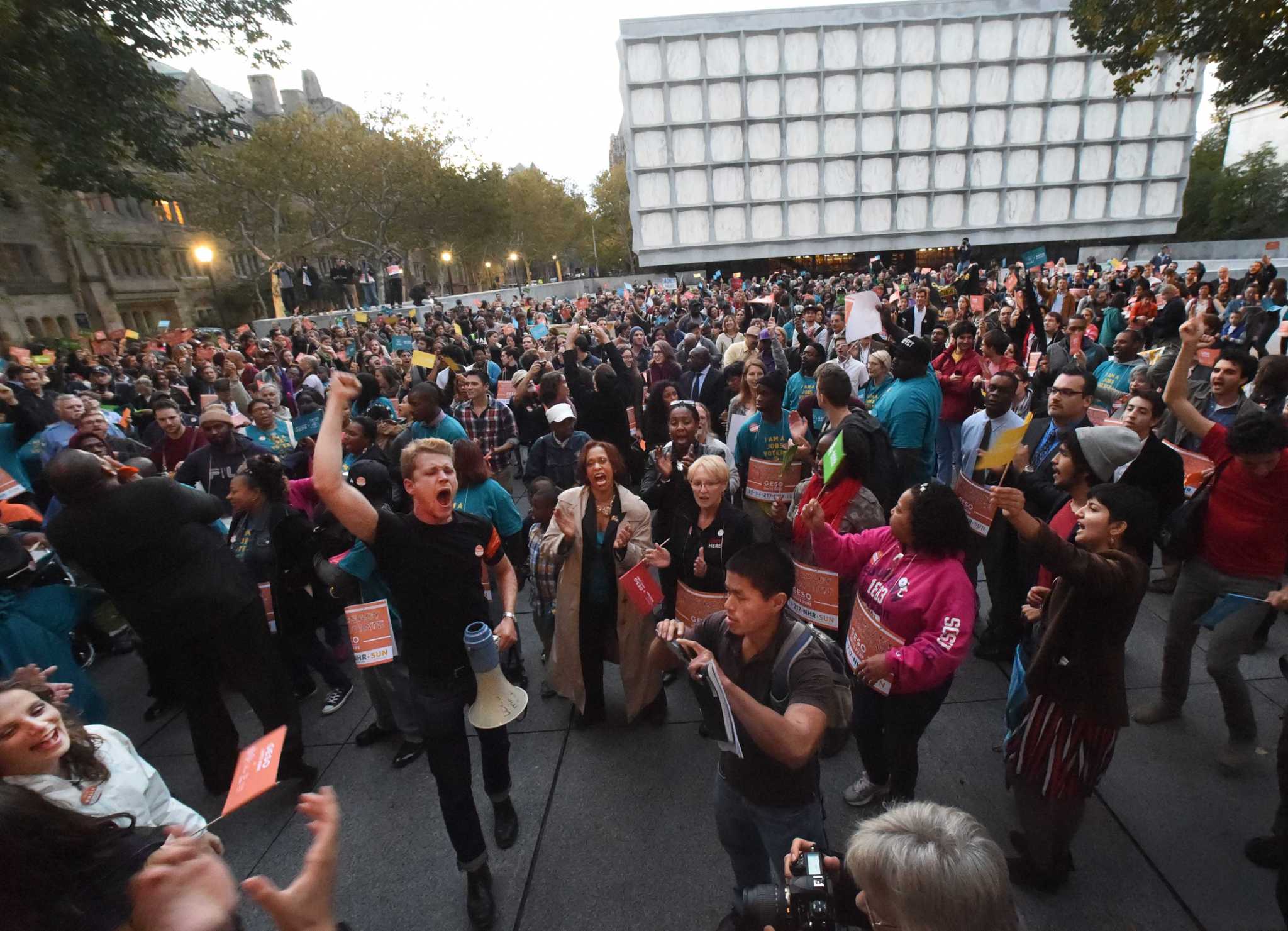 PHOTOS of Yale GESO Rally to Organize Union