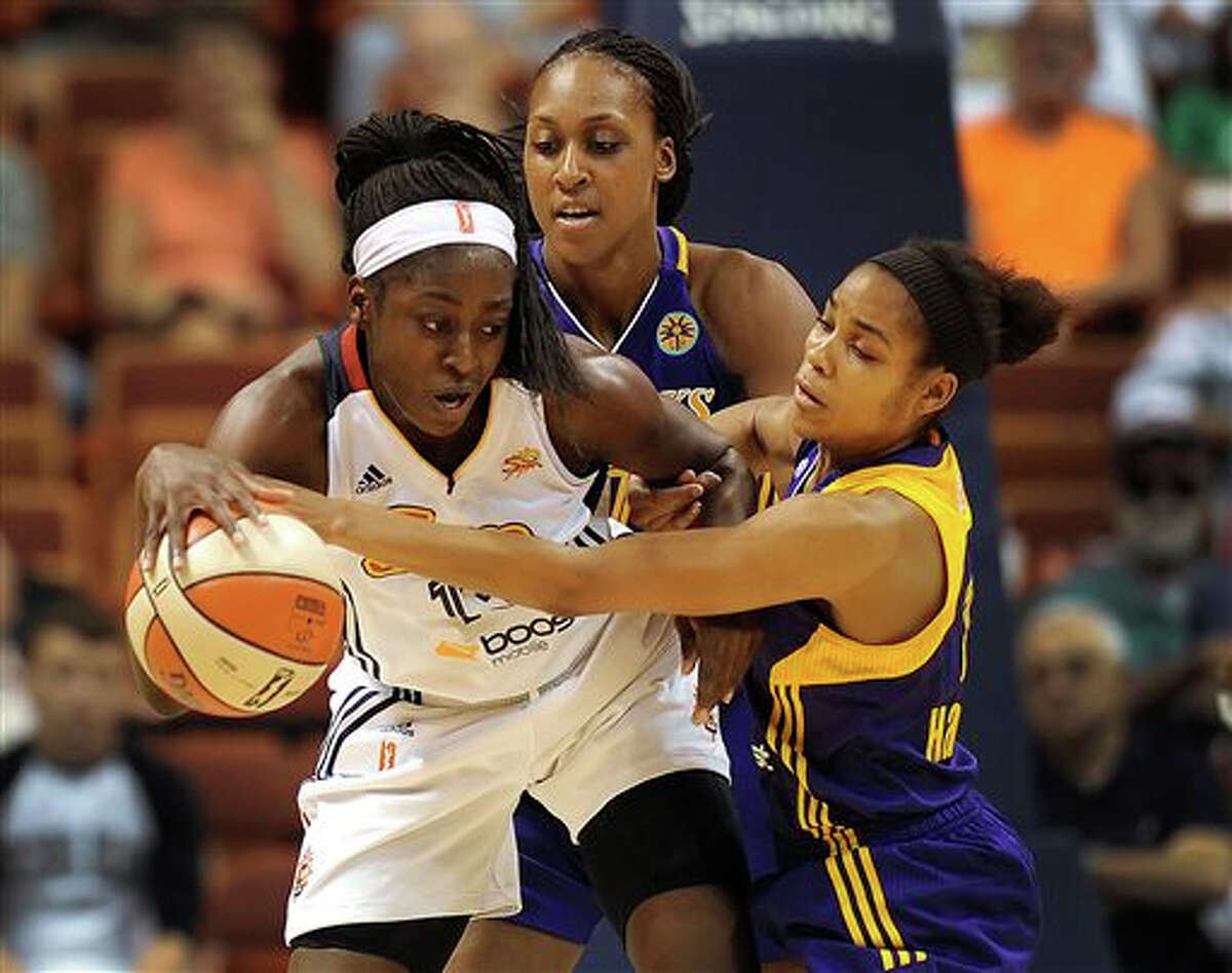 PHOTOS: WNBA's Ogwumike sisters, Chiney and Nneka, compete