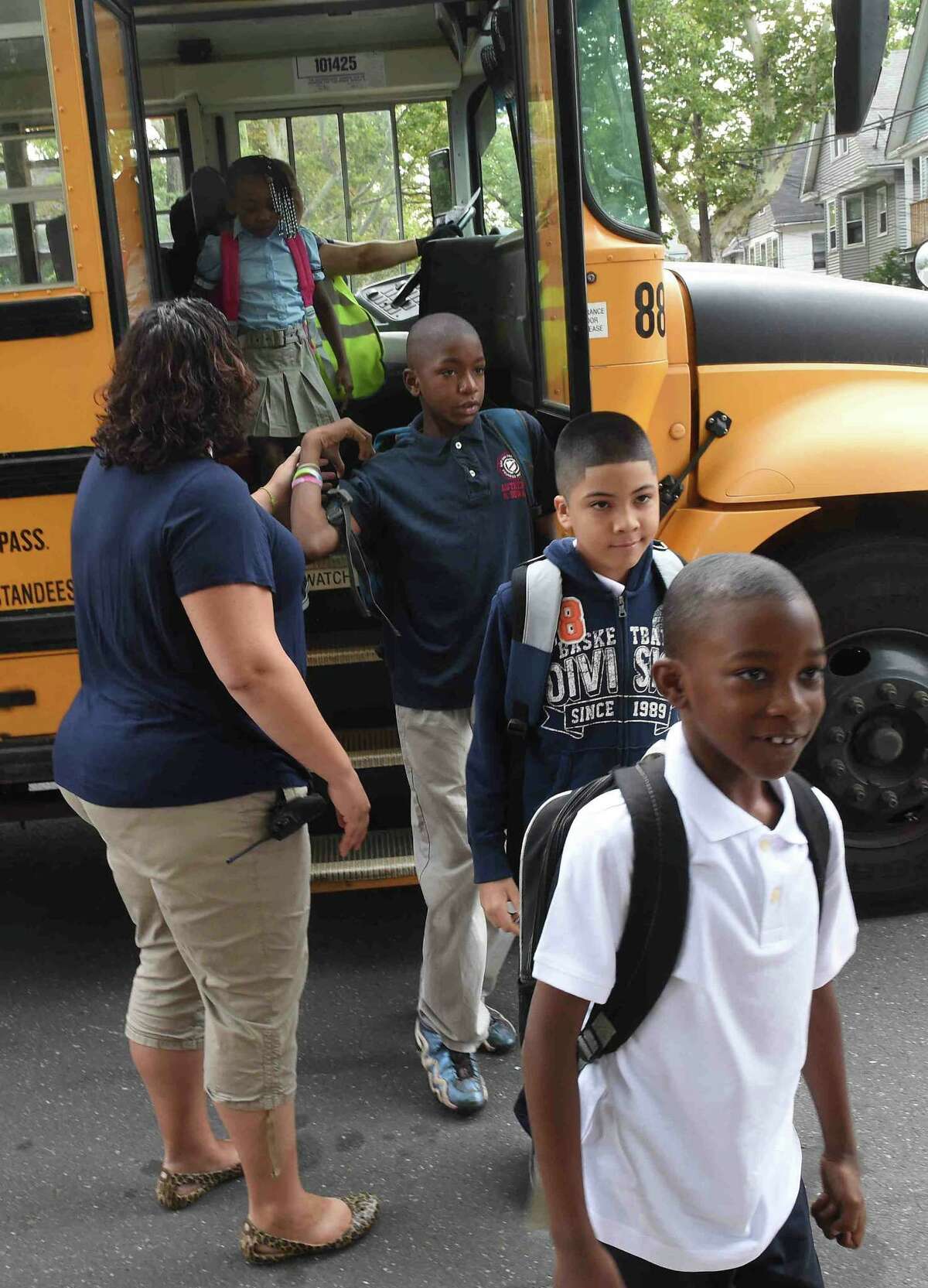 New Haven Public Schools welcome back 21,922 students for first day of ...