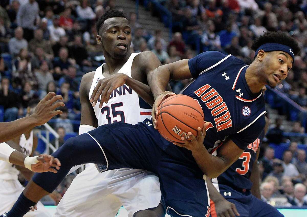 PHOTOS: UConn men's basketball loses to Auburn, 70-67