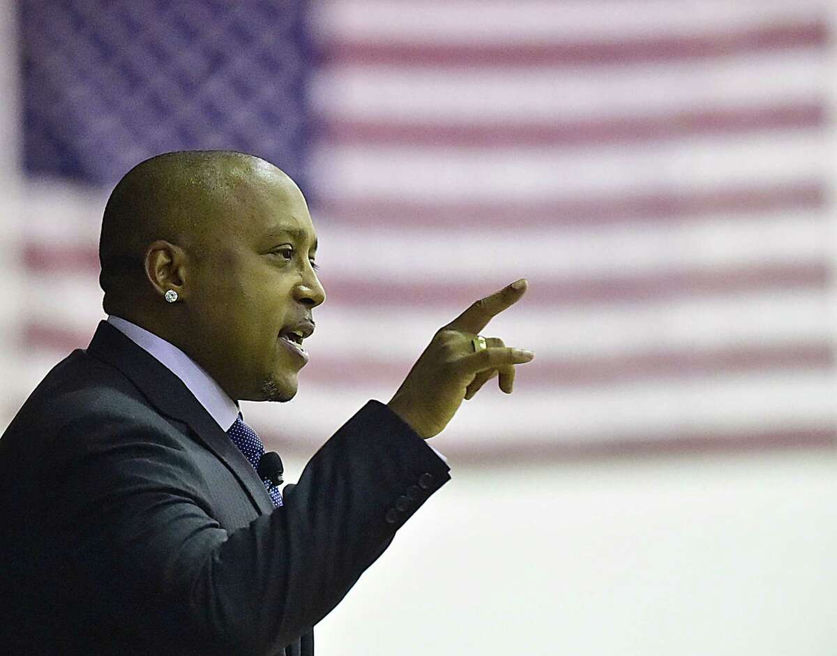 PHOTOS: Shark Tank's Daymond John speaks at QU