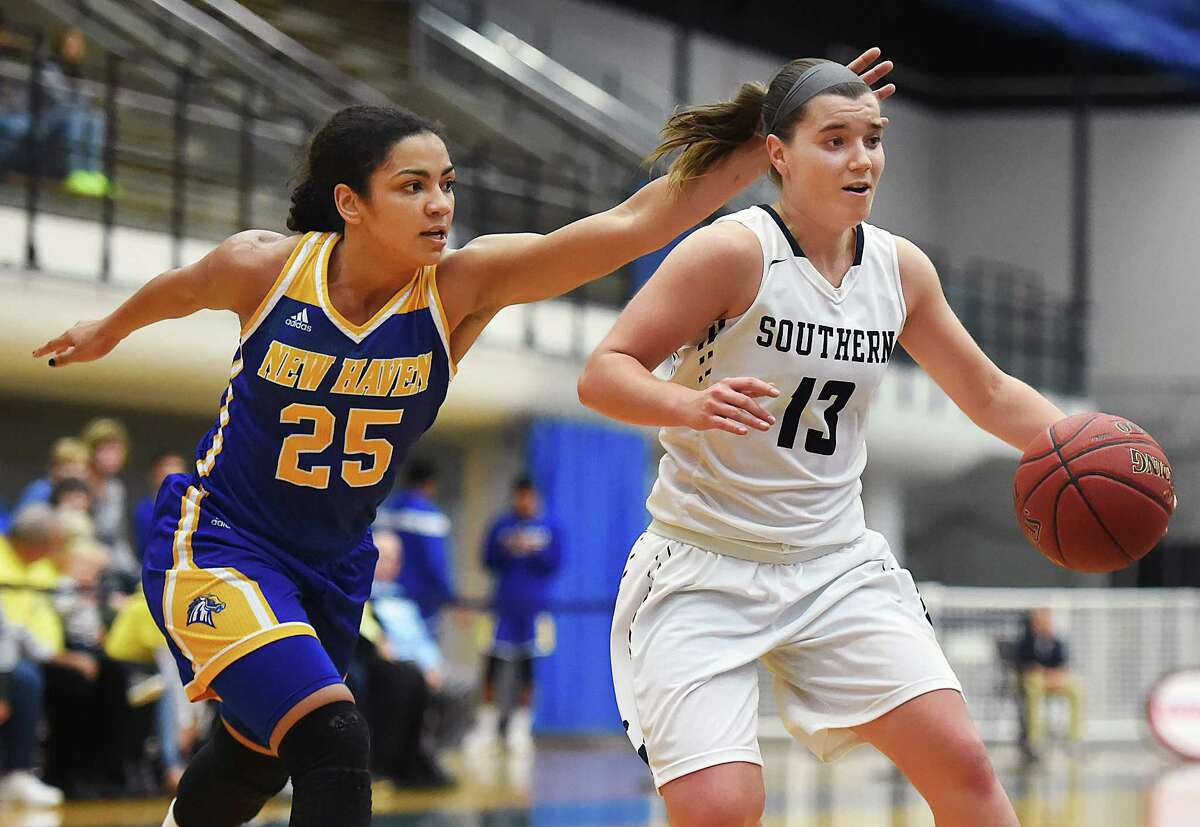 20163011ca SCSU vs. UNH Basketball