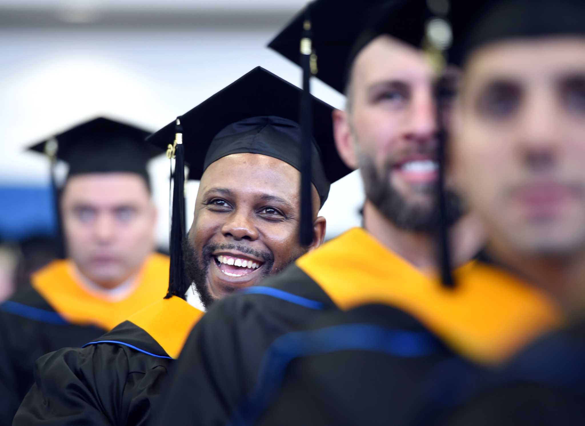 20160116 unh winter commencement