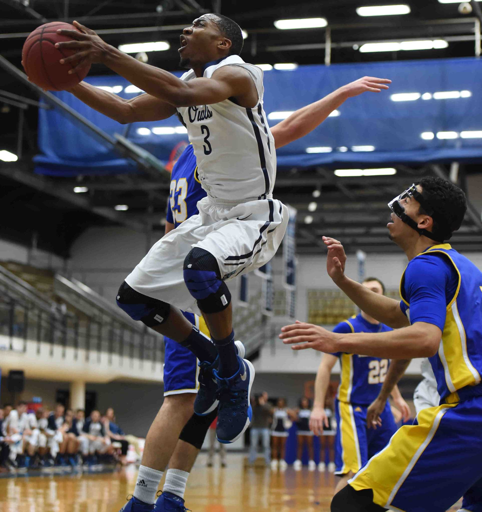 PHOTOS of SCSU Mens Basketball V. UNH