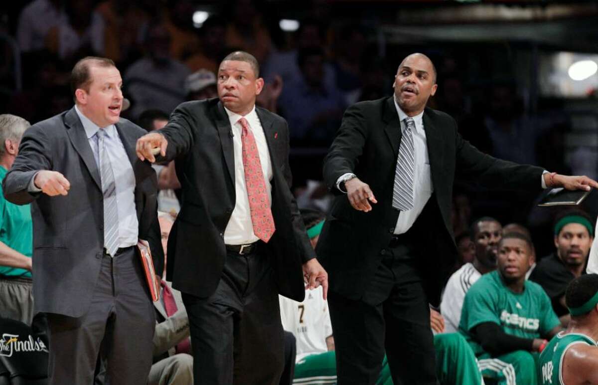 Lakers rout Celts, force Game 7 in NBA finals