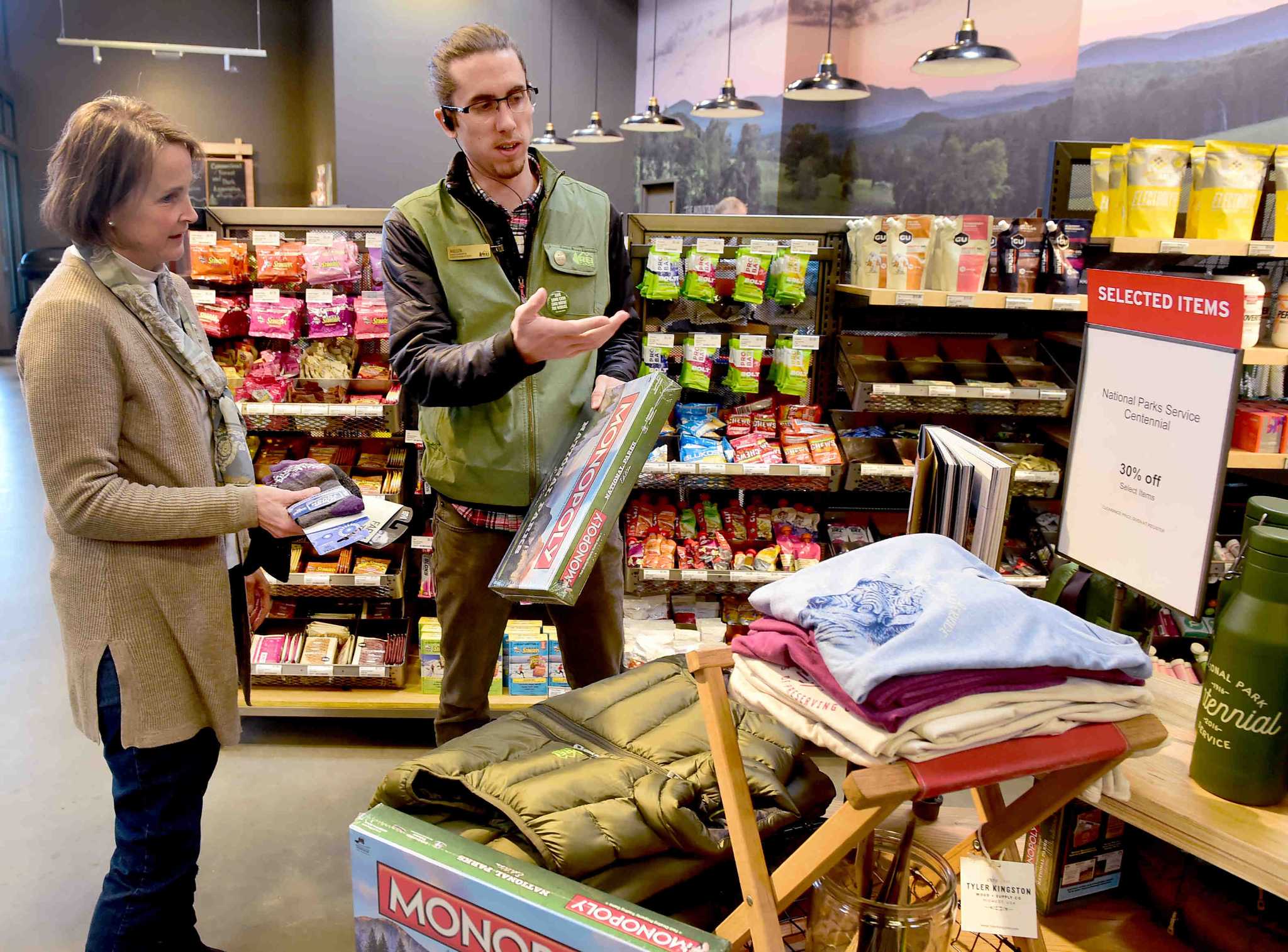 161223_ph_REI Outdoor Recreational Equipment Store