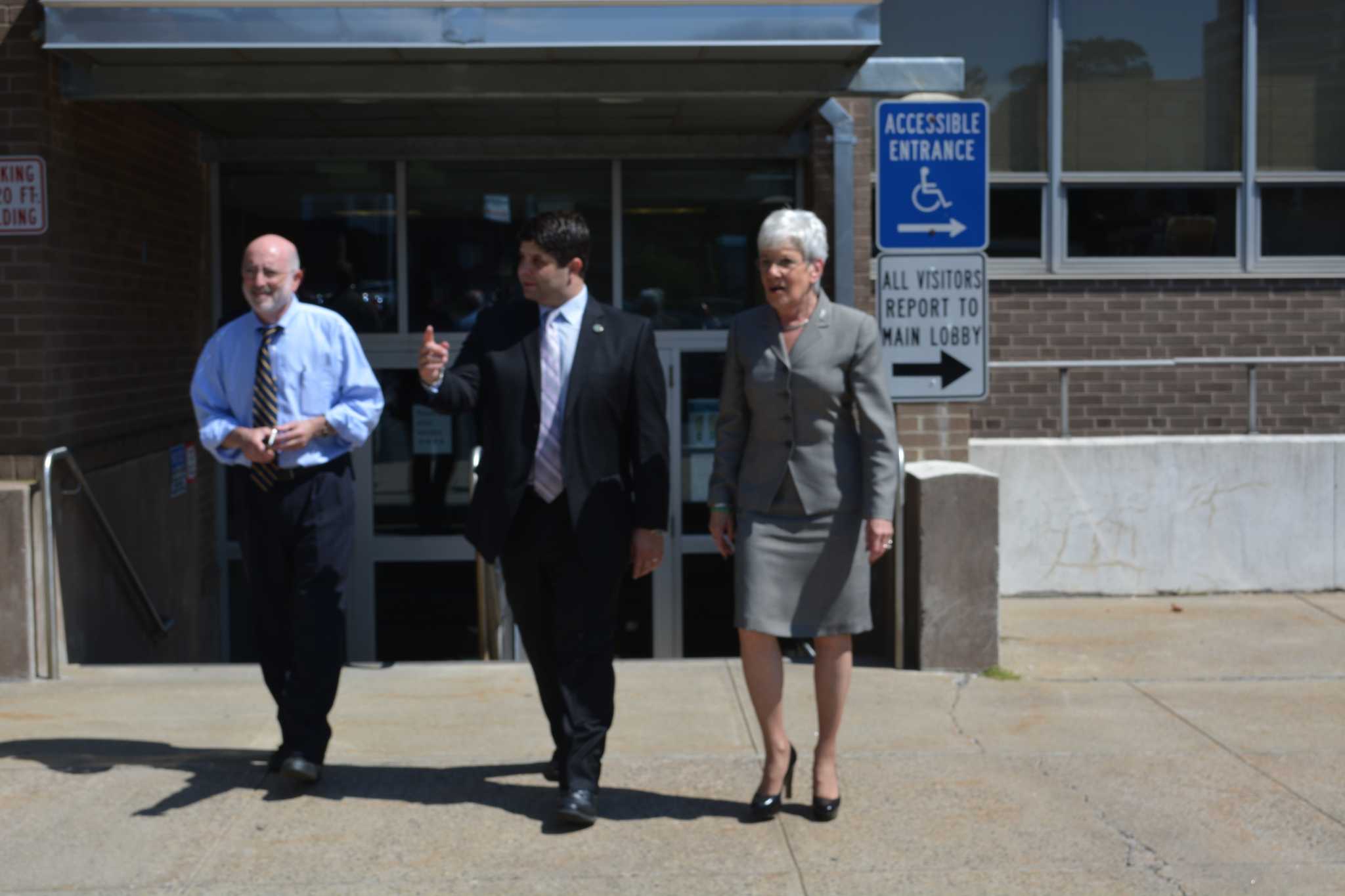 PHOTOS: Lieutenant Governor Nancy Wyman tours Middletown businesses