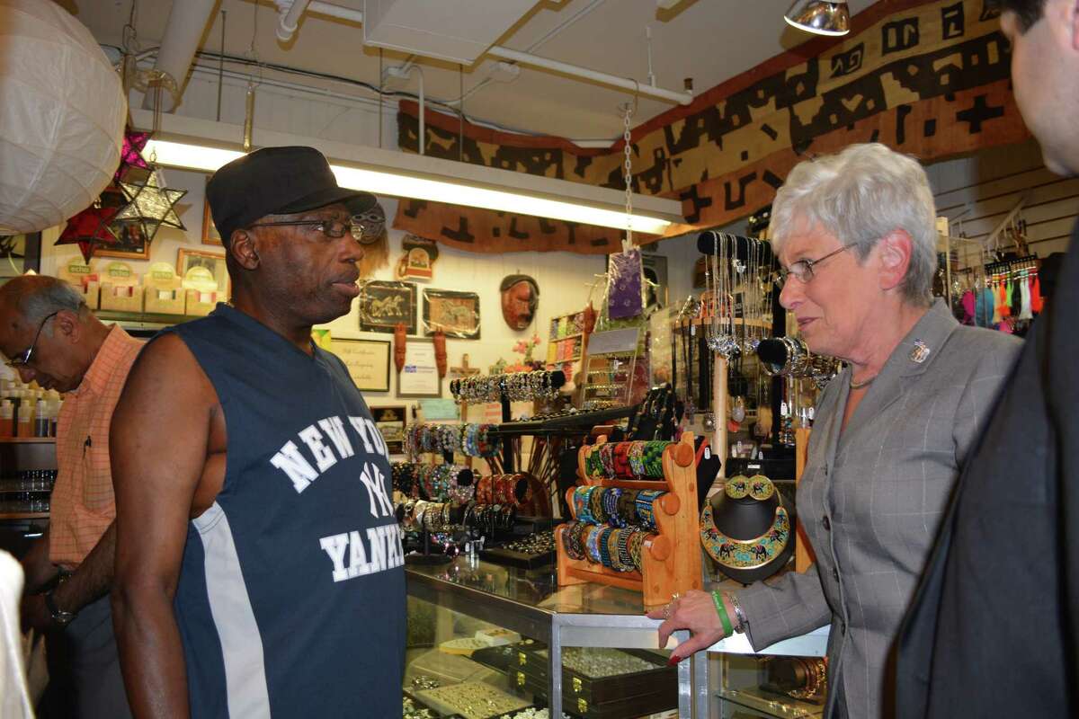 PHOTOS: Lieutenant Governor Nancy Wyman tours Middletown businesses