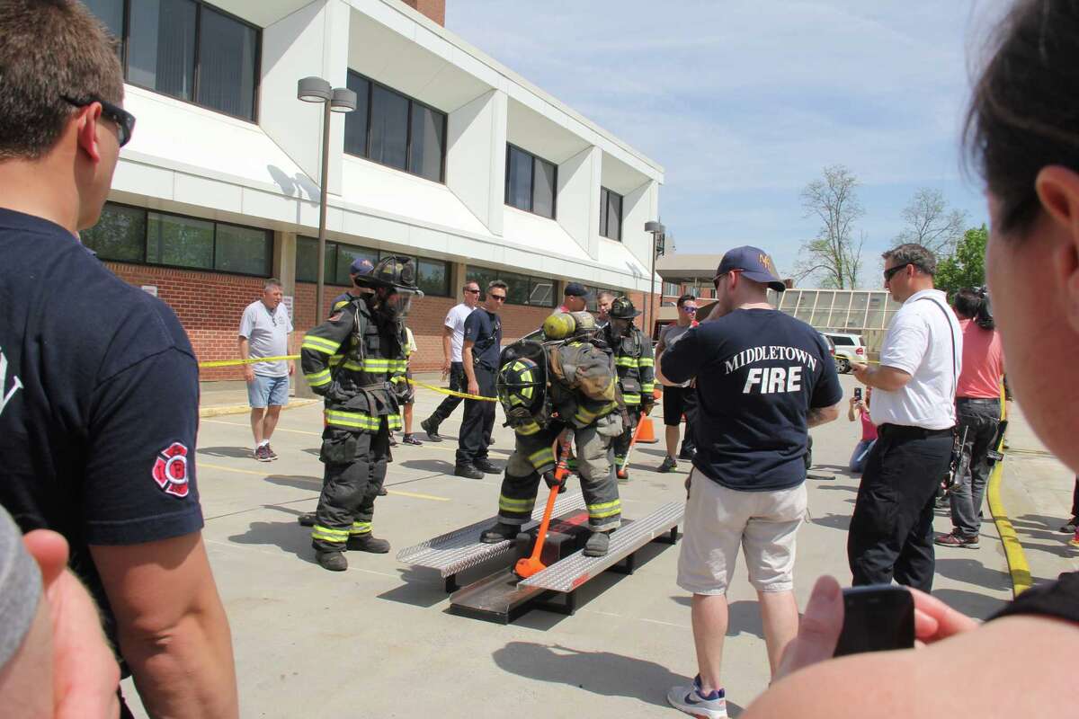 Middletown firefighters obstacle course puts mayor, other locals to test