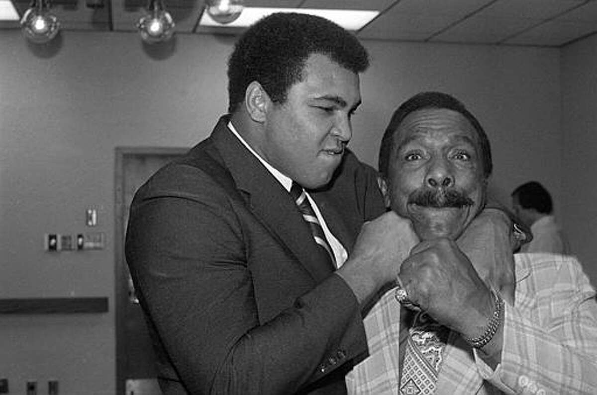 Muhammad Ali, who riveted the world as ‘The Greatest,’ dies at 74