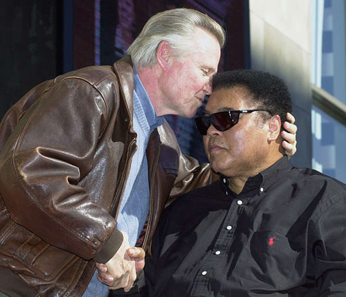 Muhammad Ali, who riveted the world as ‘The Greatest,’ dies at 74