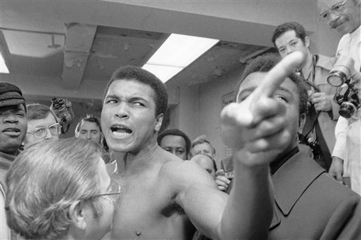 Muhammad Ali, who riveted the world as ‘The Greatest,’ dies at 74