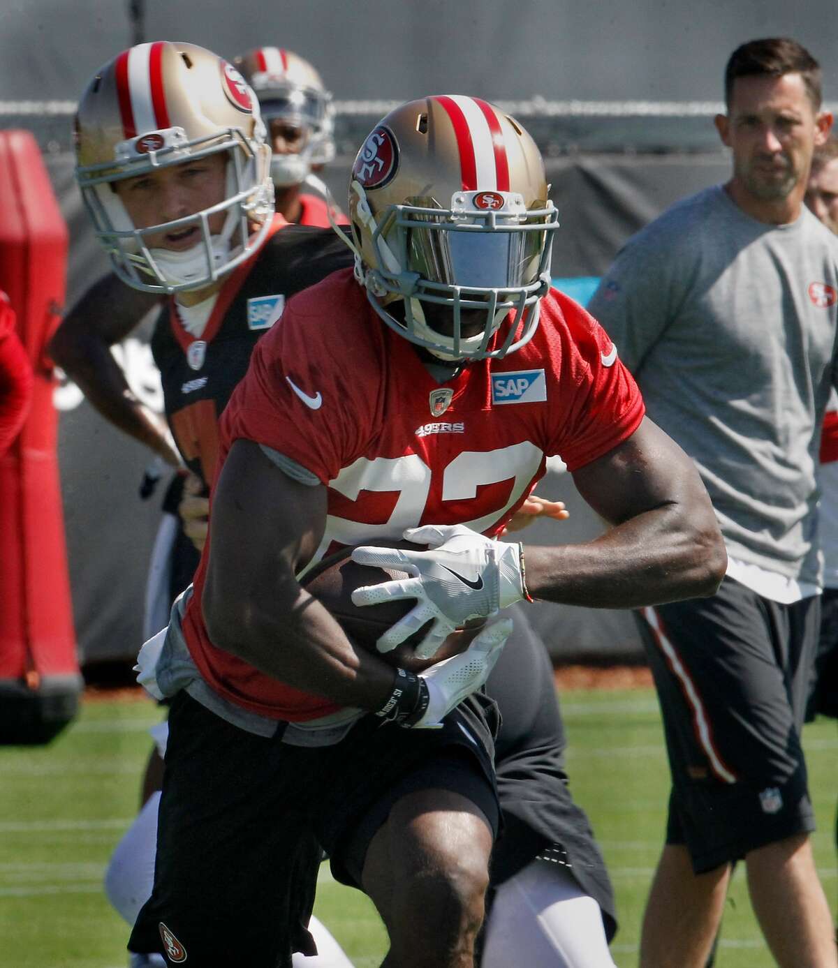 49ers’ Tim Hightower making a healthy contribution