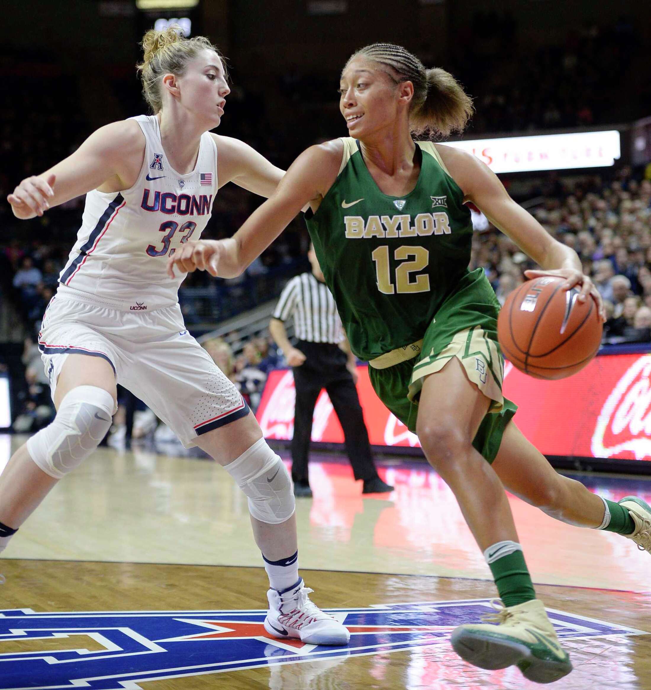 No. 3 UConn tops No. 2 Baylor to extend win streak to 77 games