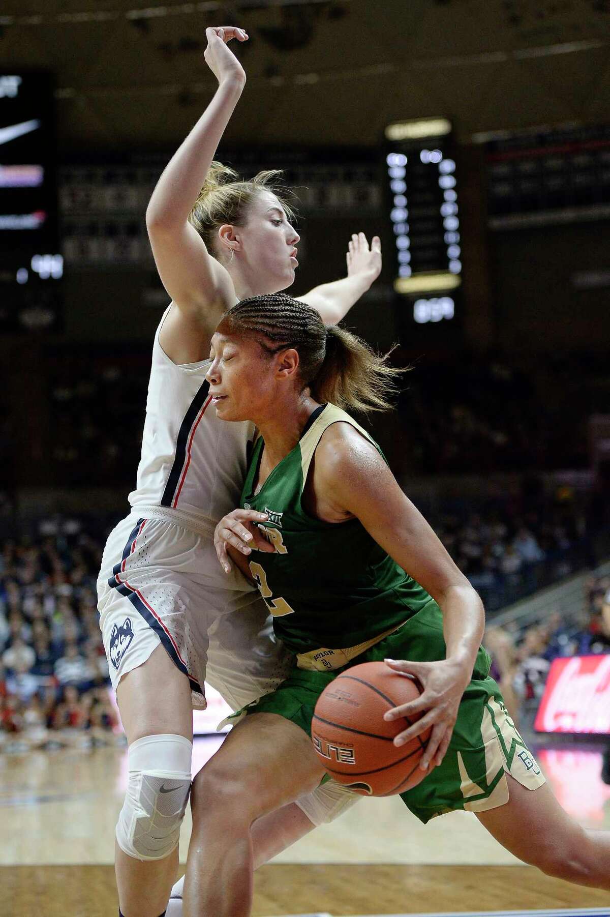 No. 3 UConn tops No. 2 Baylor to extend win streak to 77 games