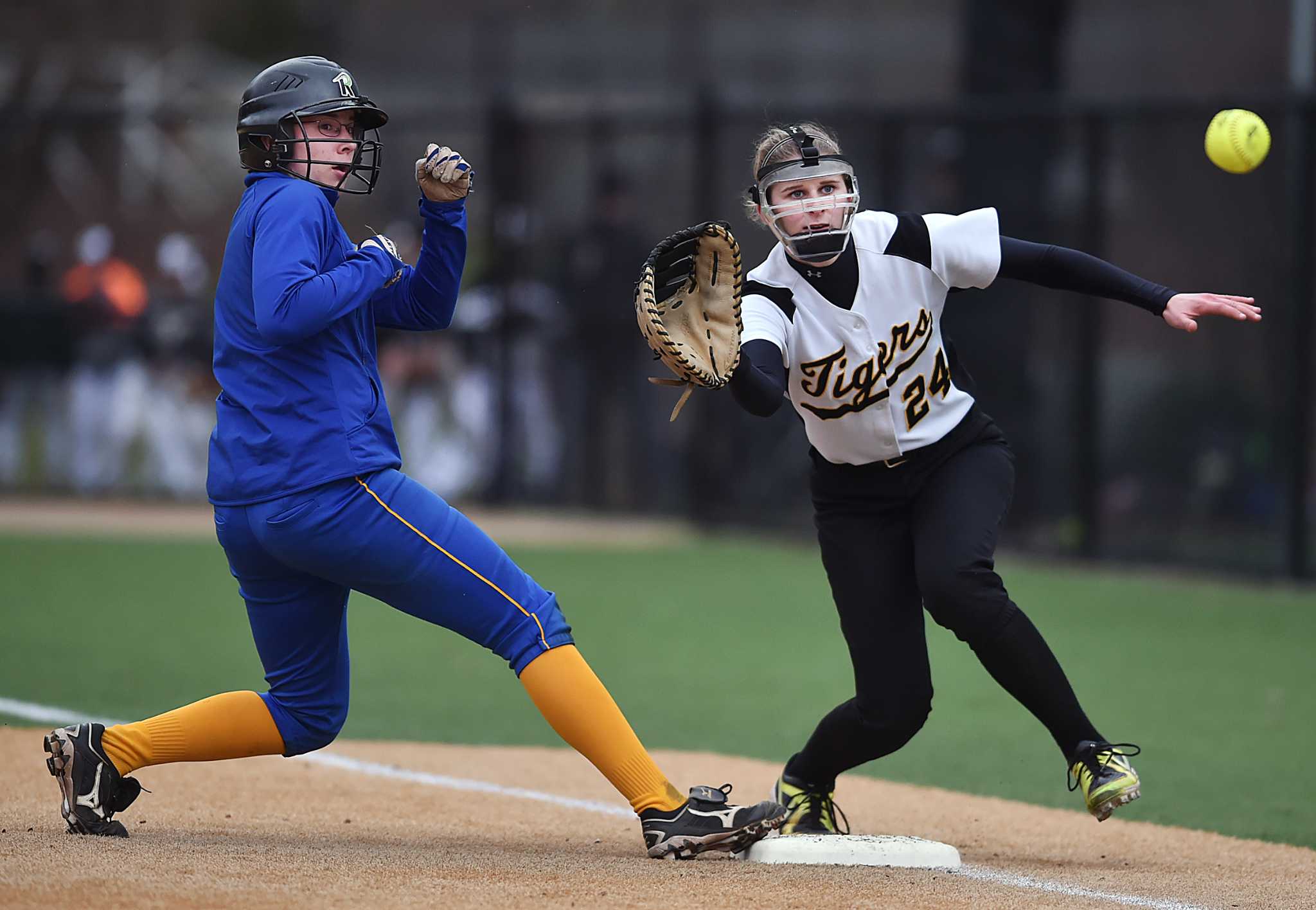 PHOTOS: Softball: Hand vs. Mercy