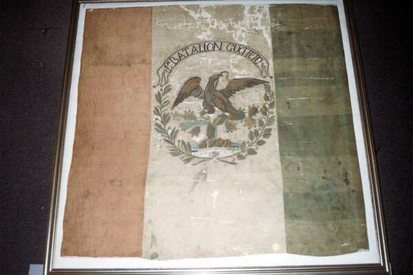 Texans have long sought Alamo flag - ExpressNews.com