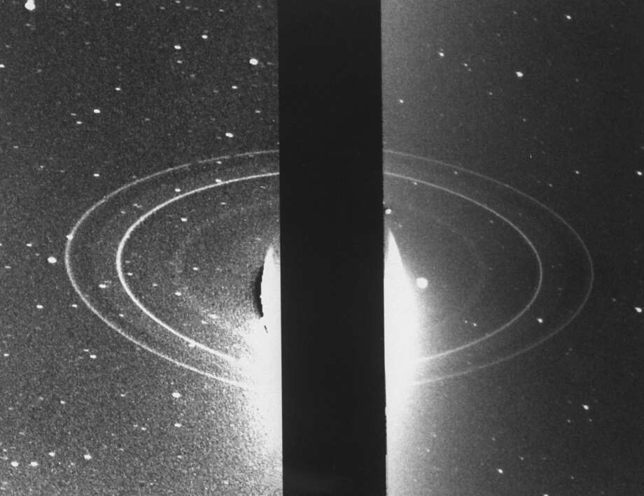 How Voyager 1 and 2 pictured our solar system - seattlepi.com