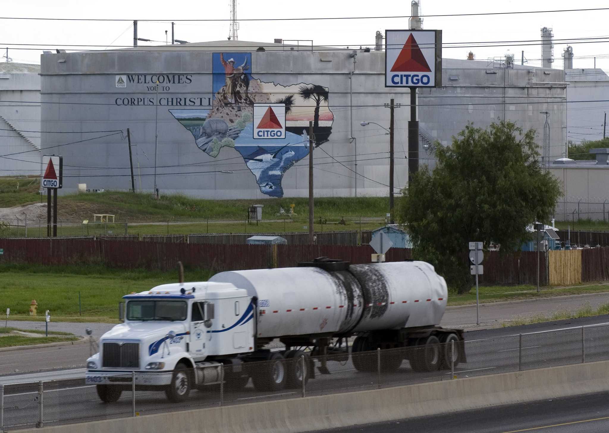 Citgo says it will keep its headquarters in Houston