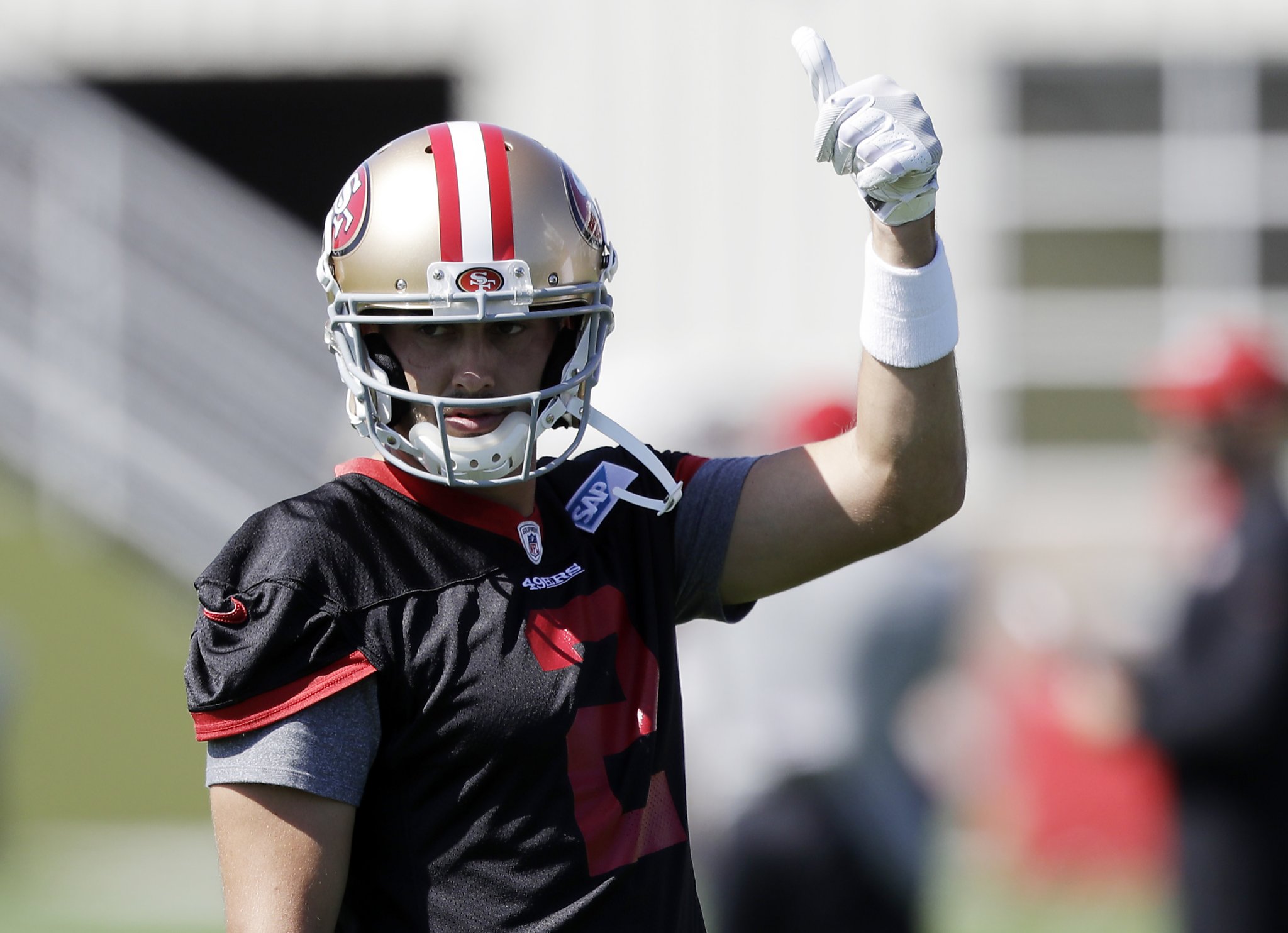 49ers’ practice report: Hoyer still sizzling; tackle talk