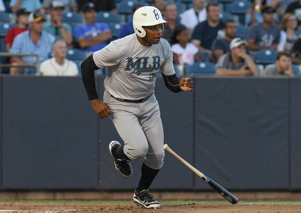 Ex-MLBers visit Bluefish for Legends Game