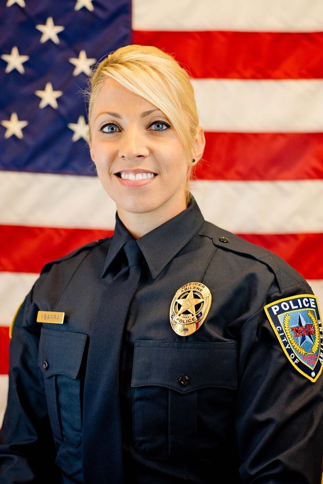 Texas police officer dies in car crash, leaves behind child