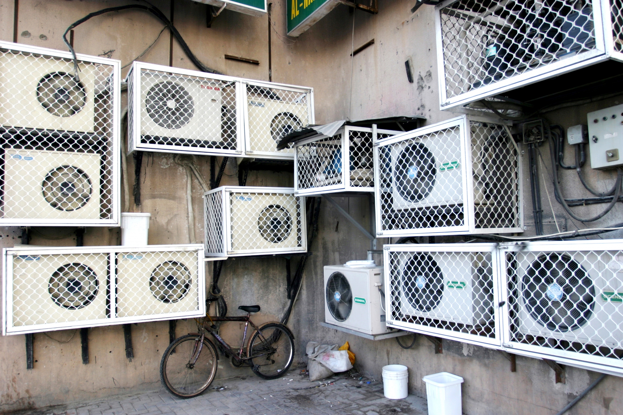Who's most vulnerable to extreme temperatures?
