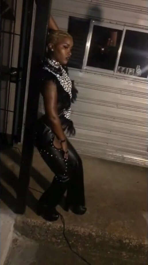 Houston woman shocked to be named 'world’s sexiest little person ...