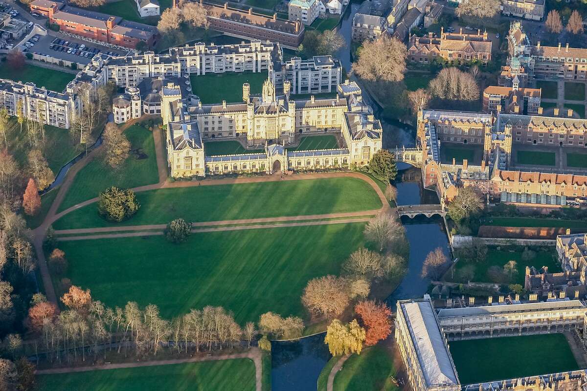 England delights visitors with sites just beyond the London metropolis