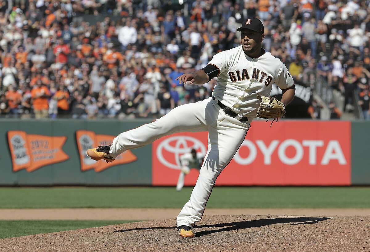 Mac Williamson among 15 Giants players sent to minors