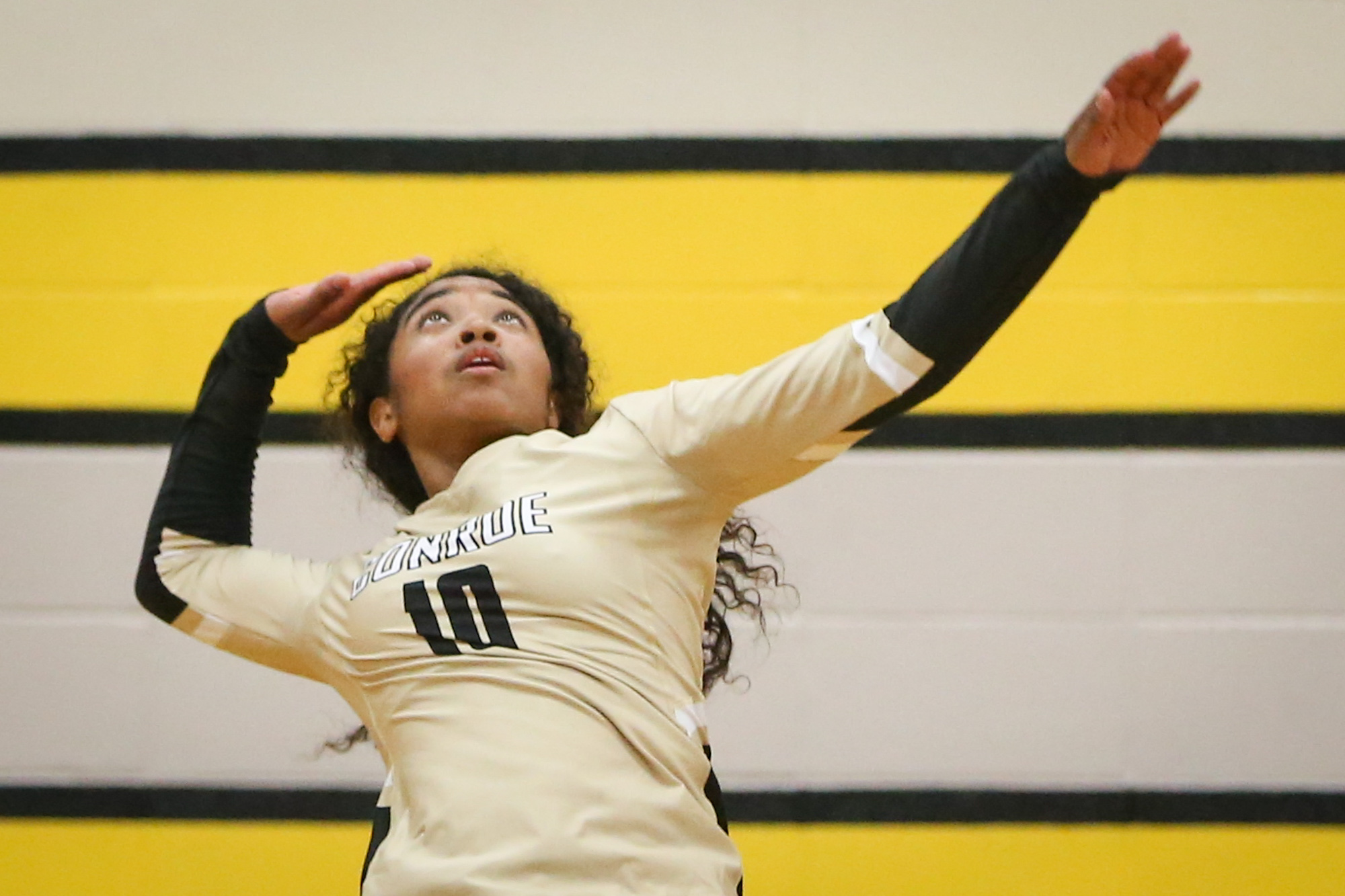 VOLLEYBALL: Klein takes opening night win over Conroe