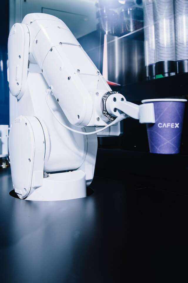 A coffee snob tried SF's new robot cafe and didn't hate it