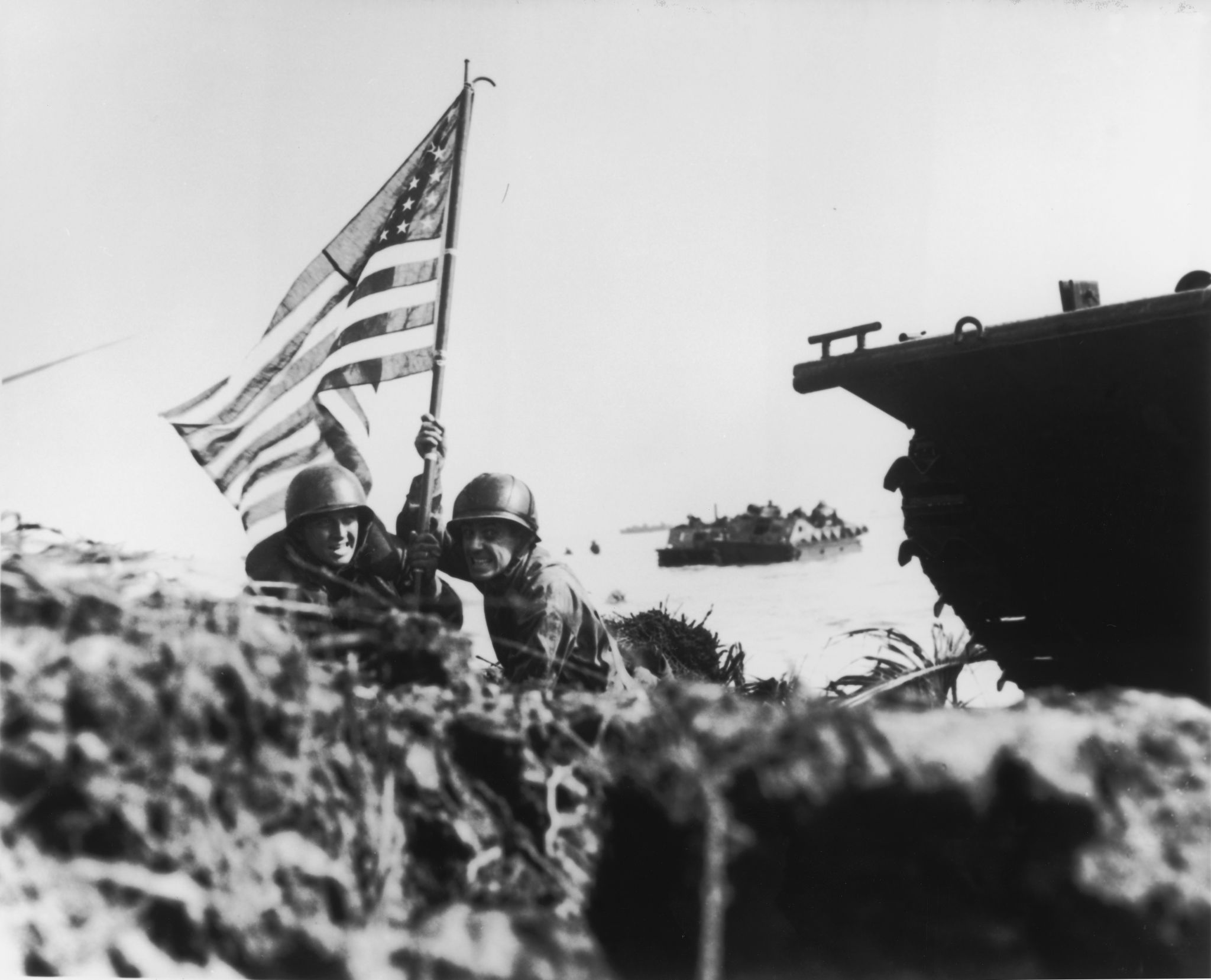 Historic WWII photos show gritty U.S. Marine struggle over Guam