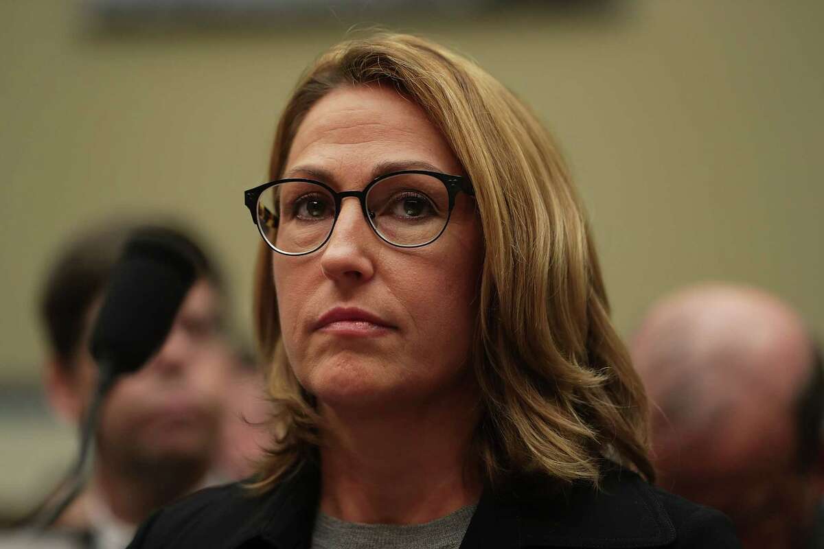 Generic drug price slump's latest victim: Mylan profit goal