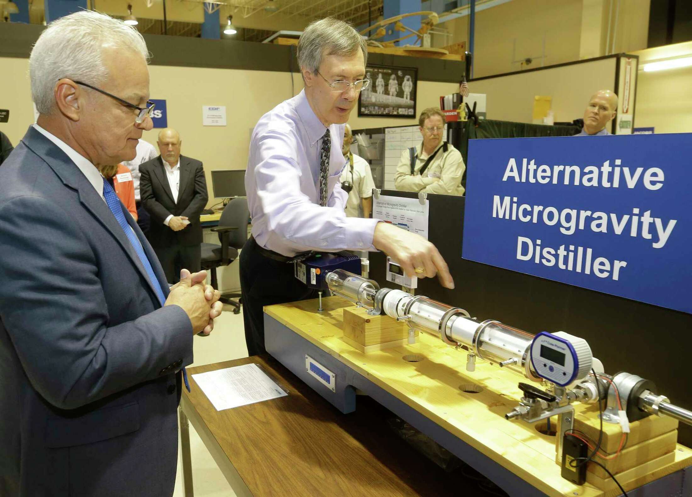 Jacobs engineers battle extraterrestrial challenges from Houston area