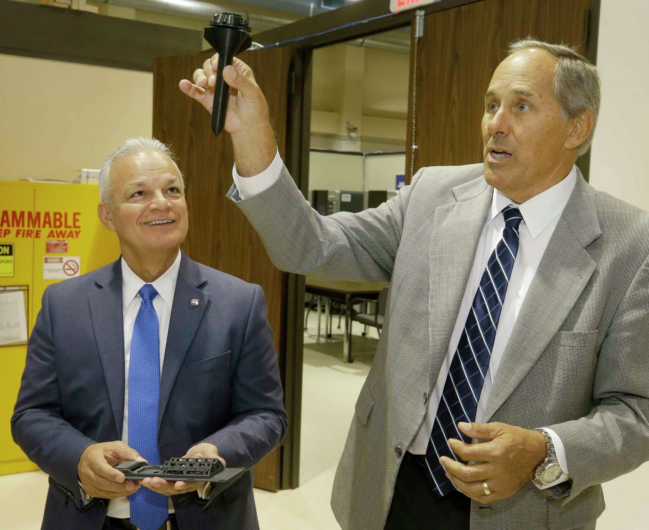 Jacobs engineers battle extraterrestrial challenges from Houston area