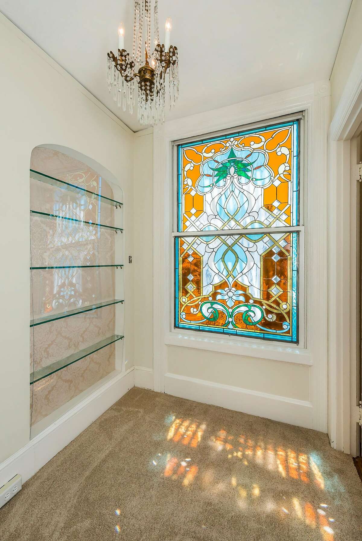 Pacific Heights Queen Anne Victorian is a statement piece