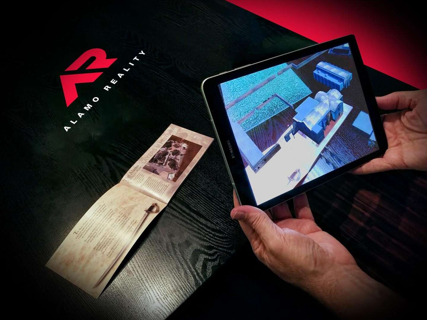 Davy Crockett to give tours of Alamo in new augmented reality app