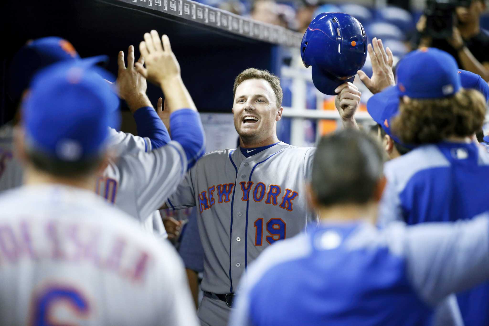 Mets win rubber game, take series from Marlins