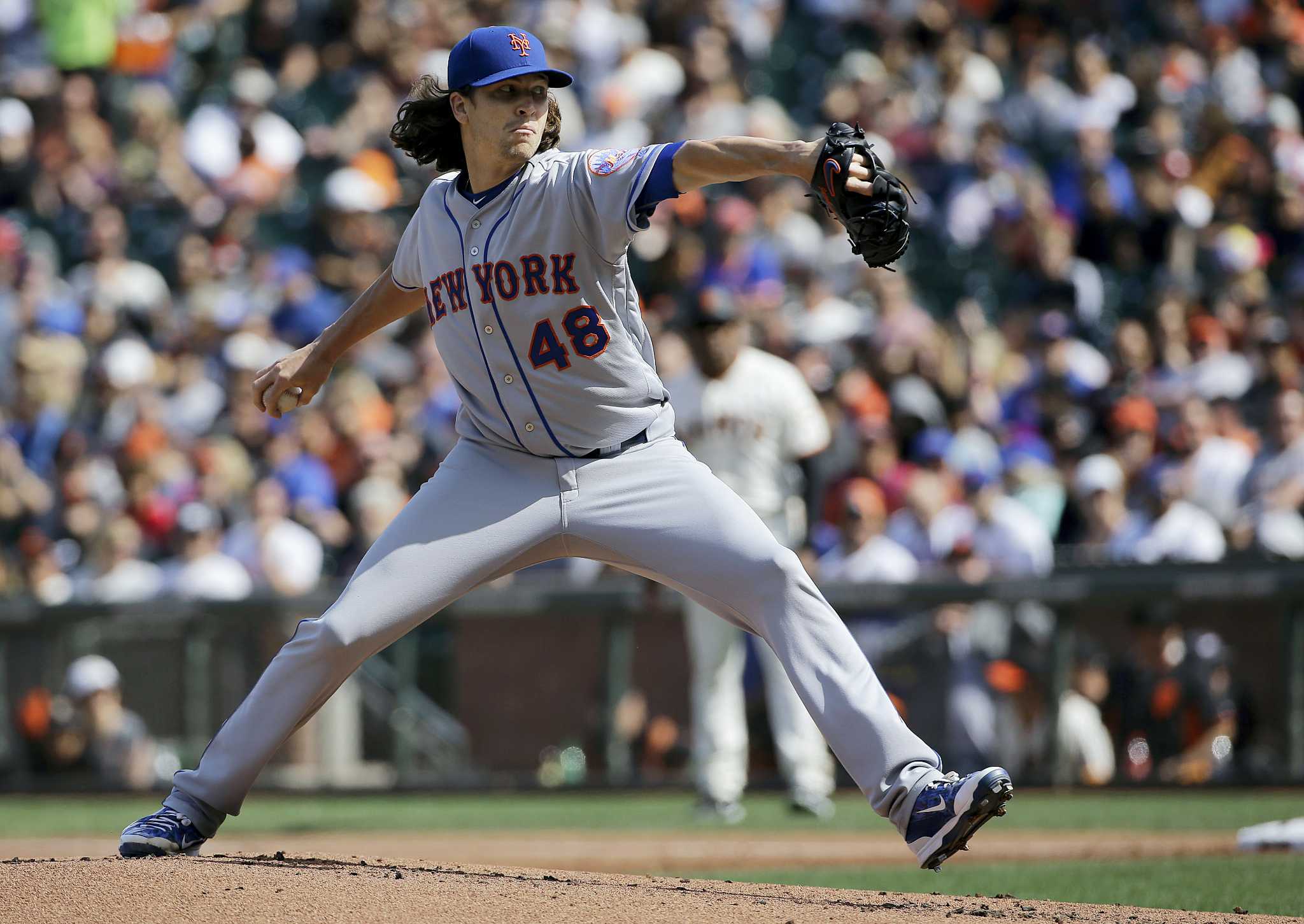 Jacob deGrom shines as Mets top Giants