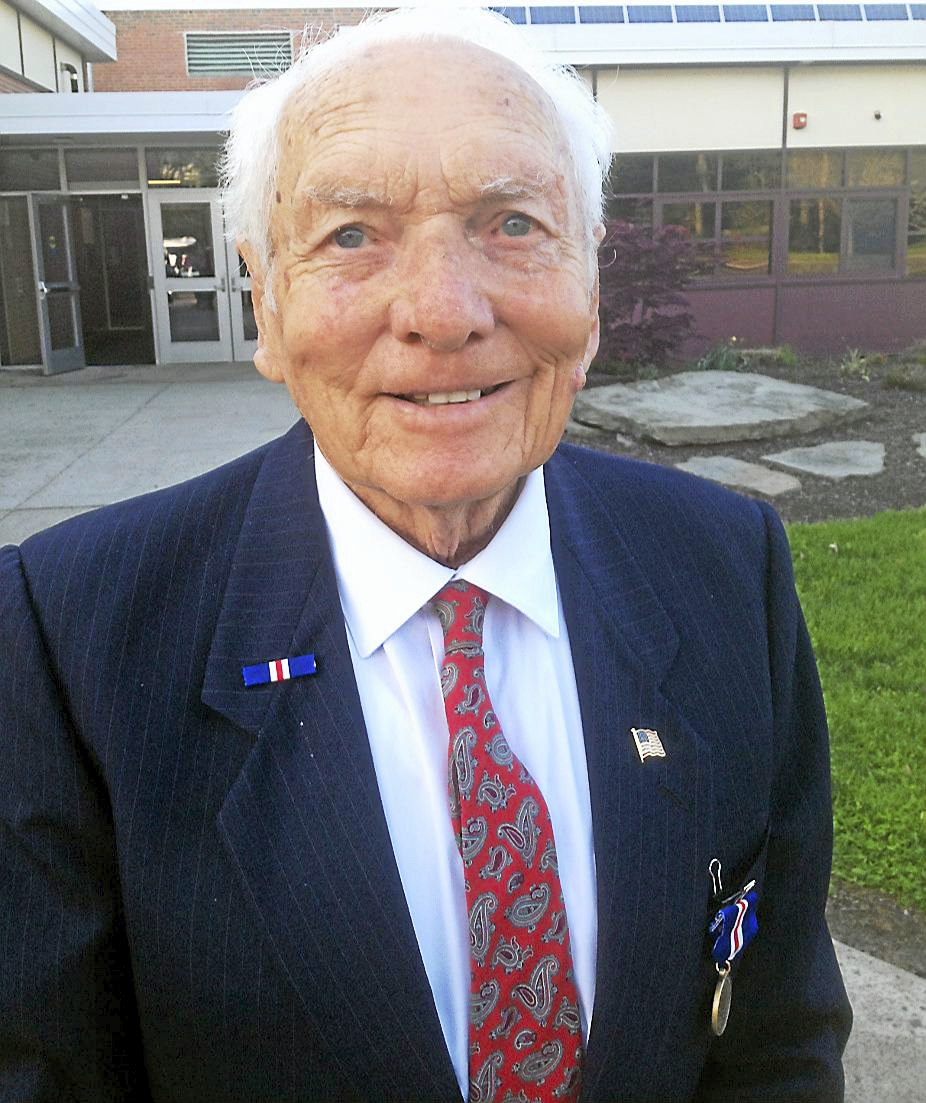 Cromwell ceremony honors 53 vets with Wartime Service Medals