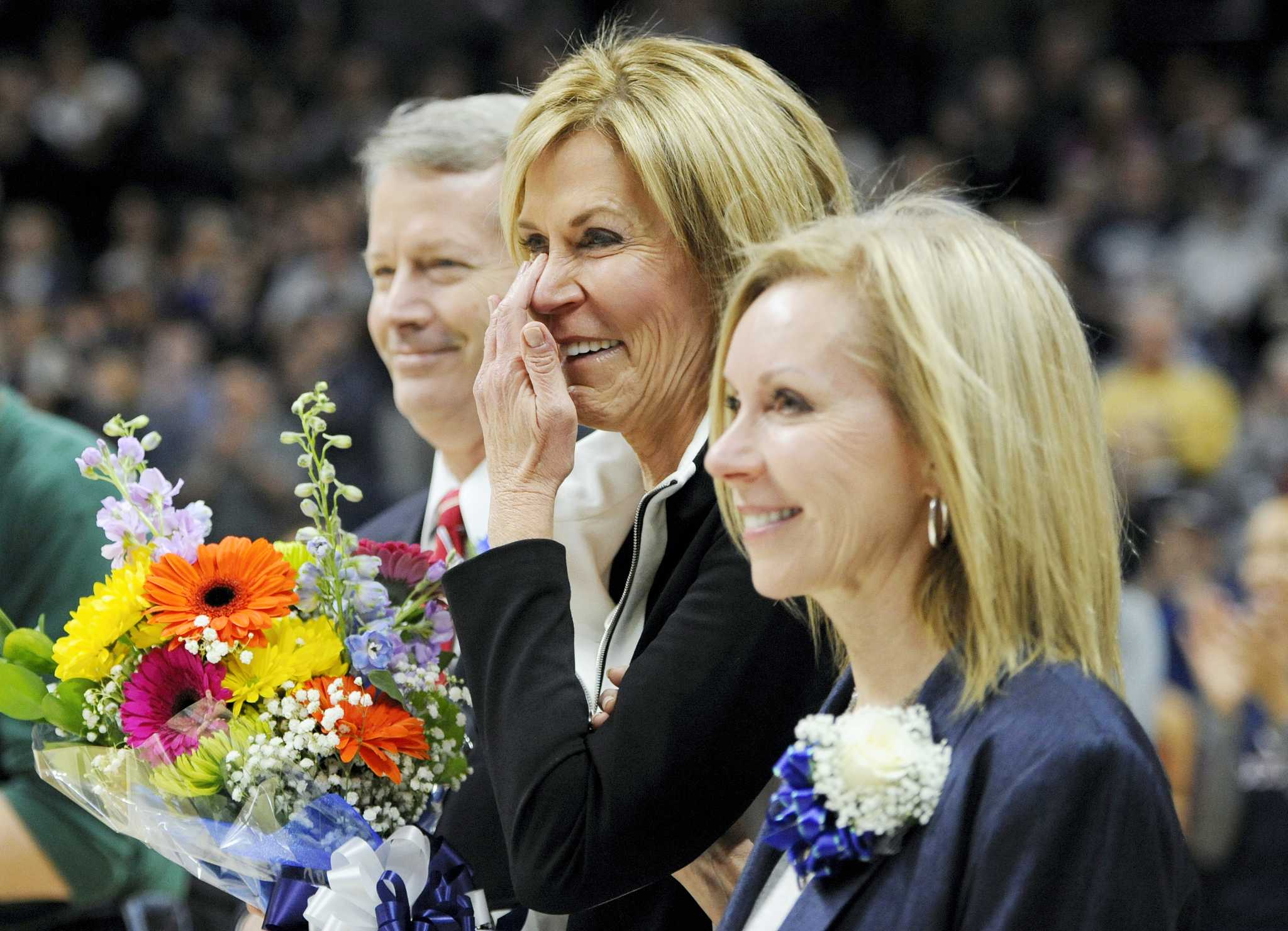 UConn, Geno Auriemma surprise Chris Dailey with Huskies of Honor ...