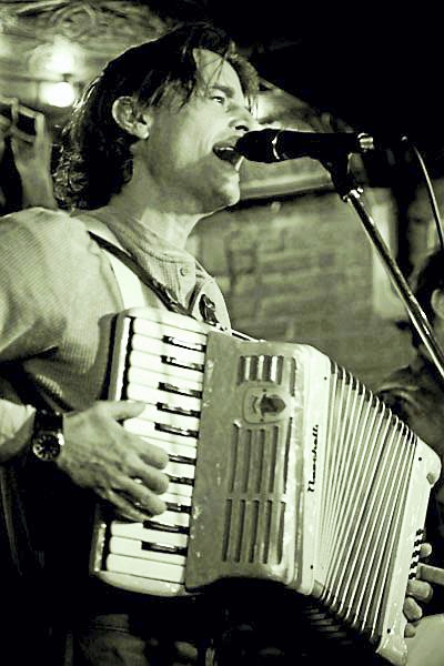 Chester gallery presents D.B. Rielly in concert on Jan. 15