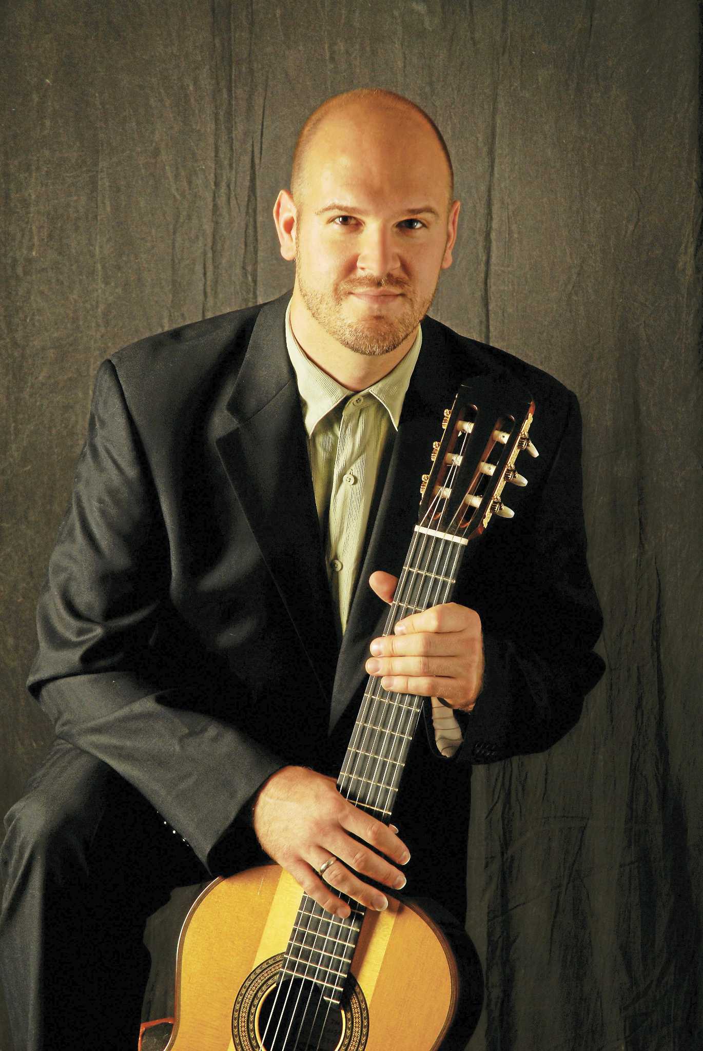 Milford Arts Center hosts classical guitarist Robert Gruca